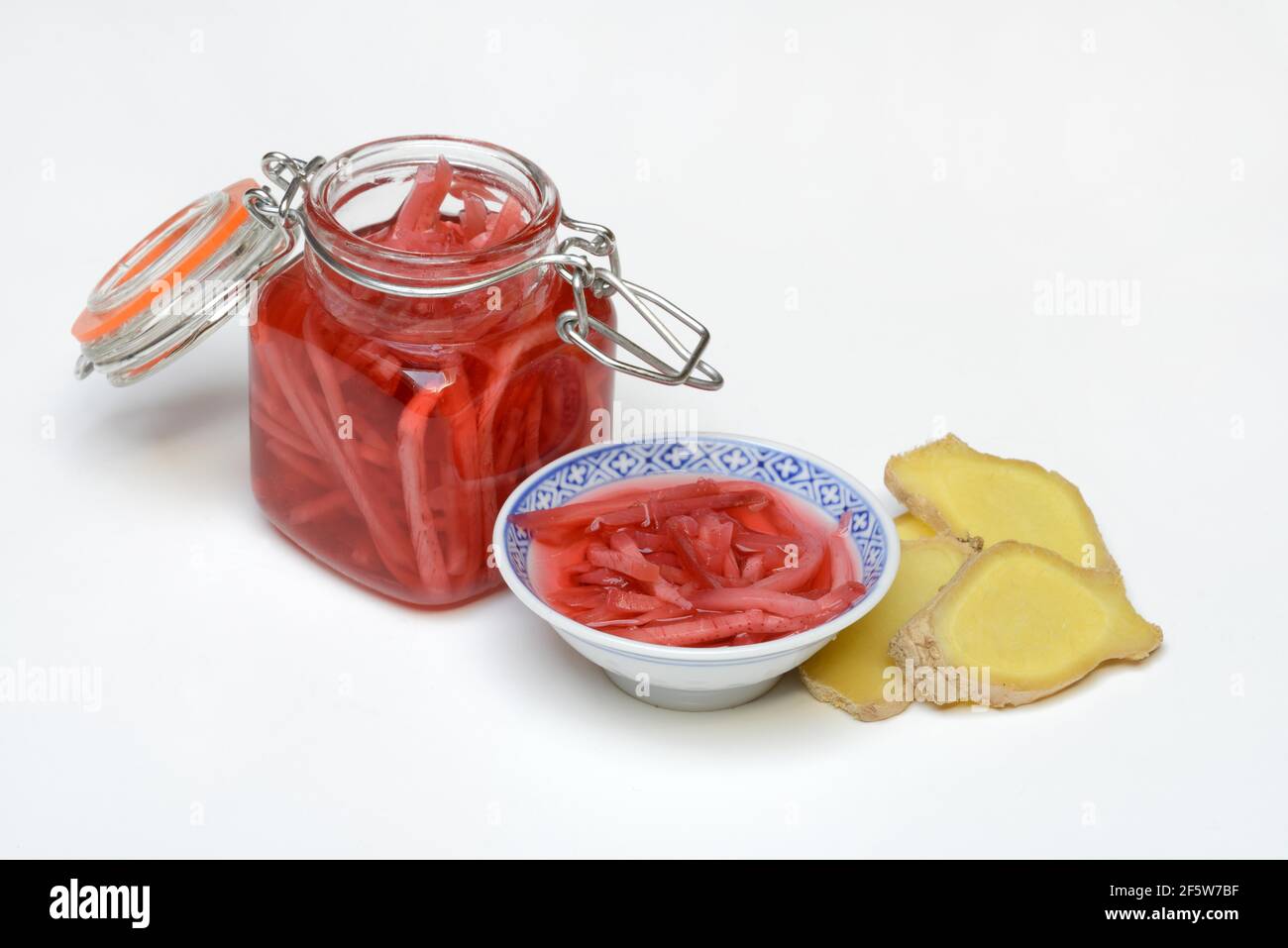 Chinese ginger jar hi-res stock photography and images - Alamy