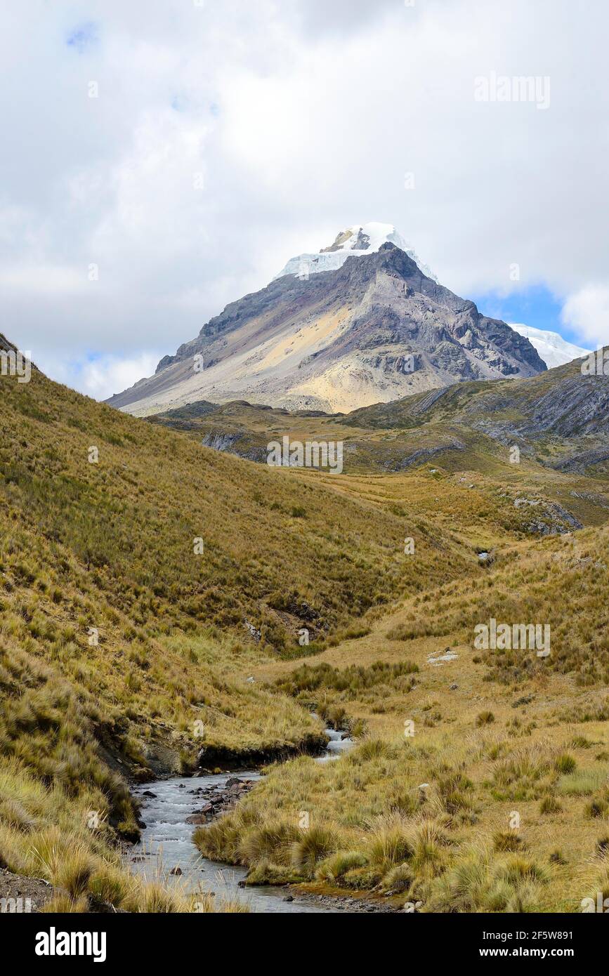 Peru ice cap hi-res stock photography and images - Alamy