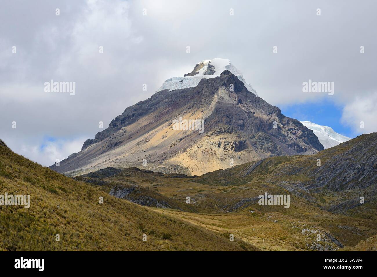 Peru ice cap hi-res stock photography and images - Alamy