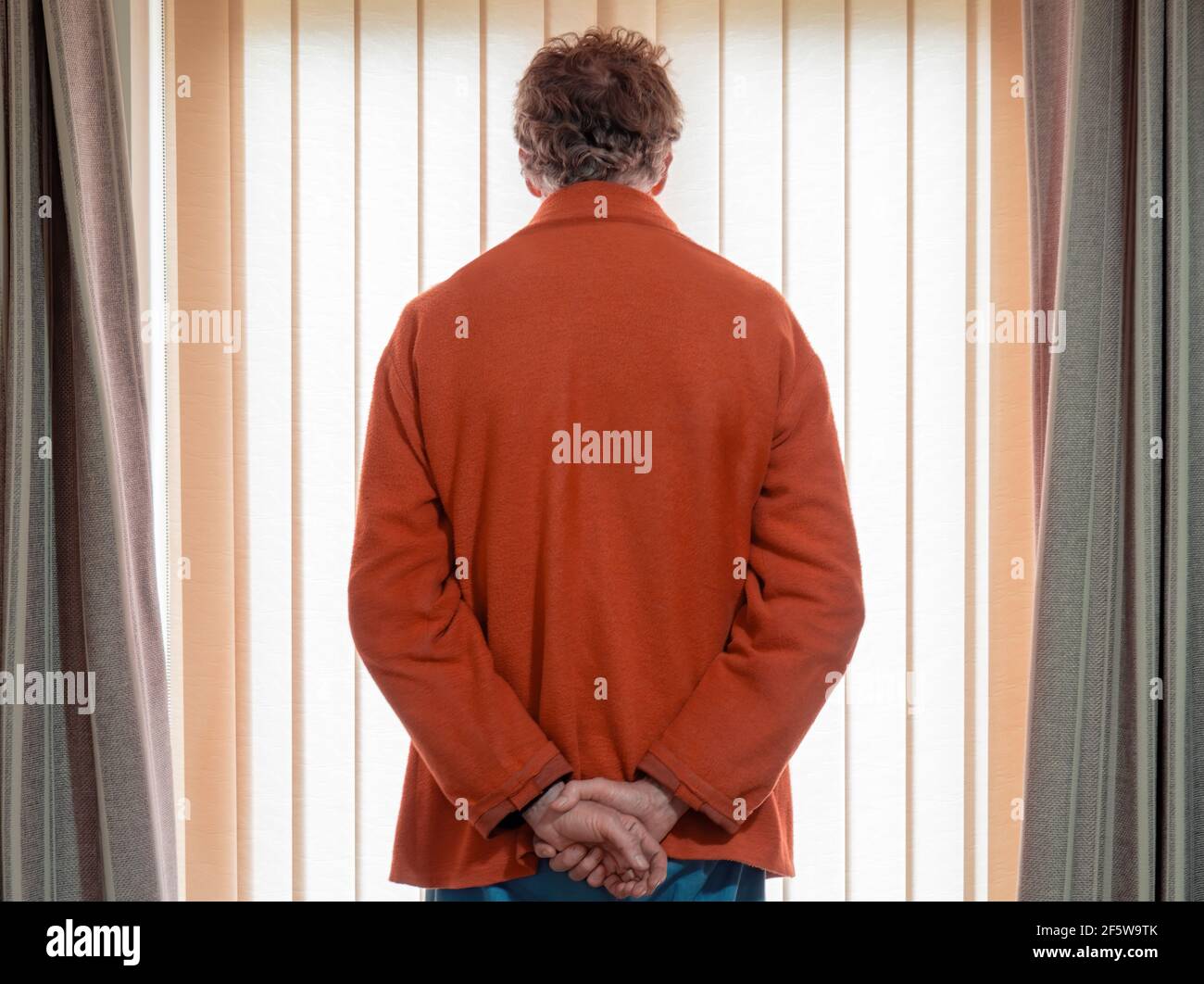 Sad man window hi-res stock photography and images - Alamy