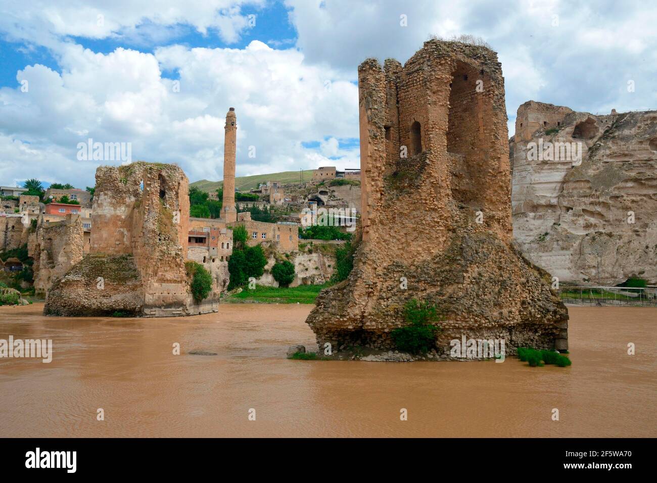 Hasankeyf, Batman Province, Tigris, pillar of the bridge built in 1116 ...