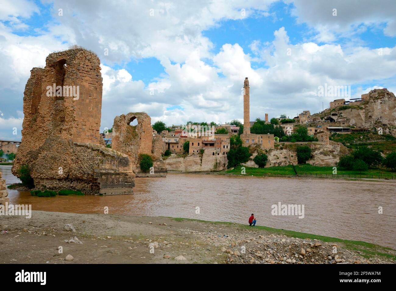 Hasankeyf, Batman Province, Tigris, pillar of the bridge built in 1116 ...