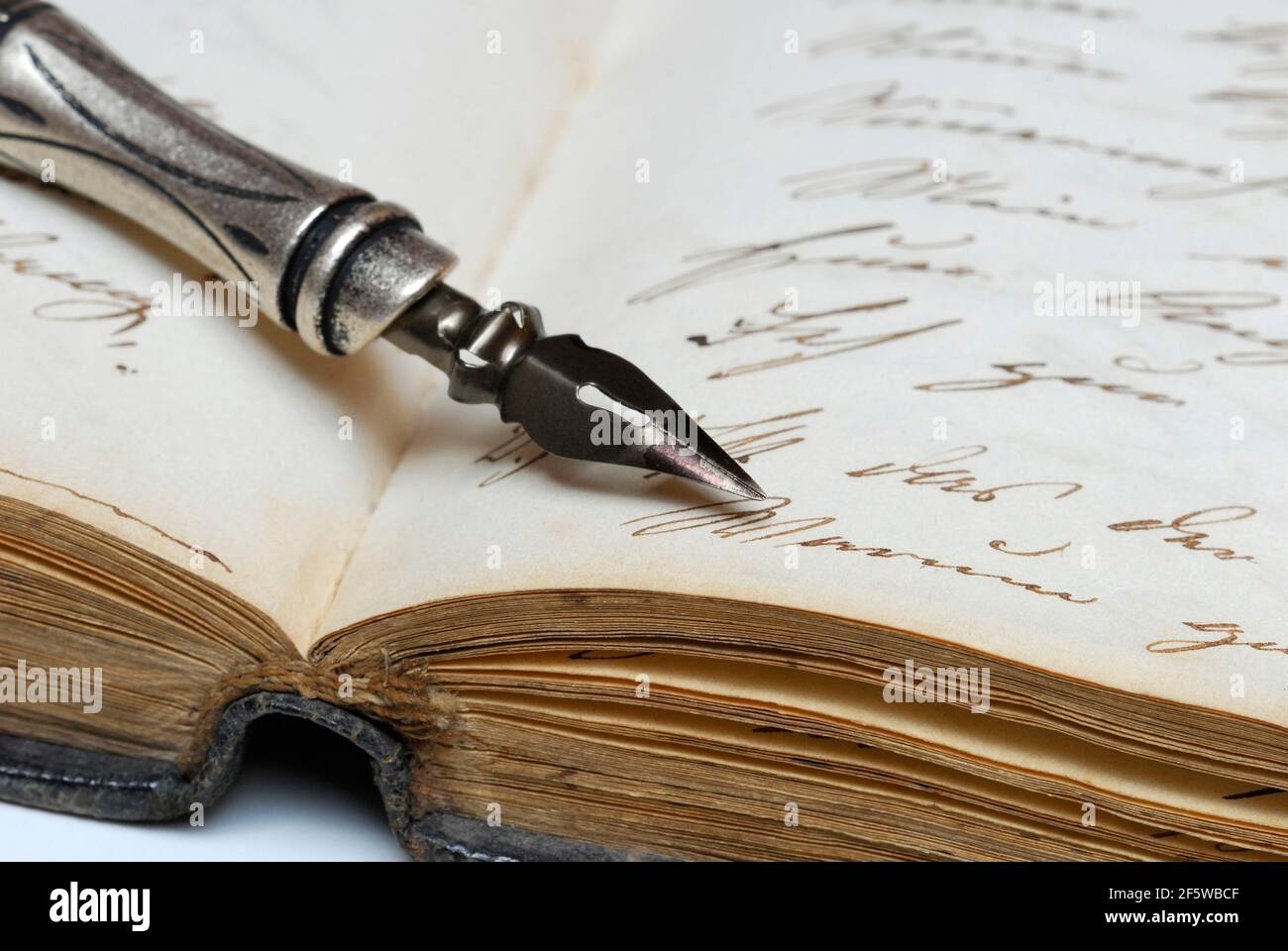 Quill pen ink book hi-res stock photography and images - Alamy
