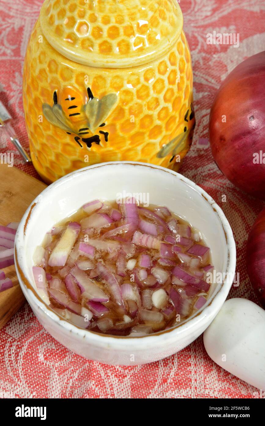 Onion syrup hi-res stock photography and images - Alamy