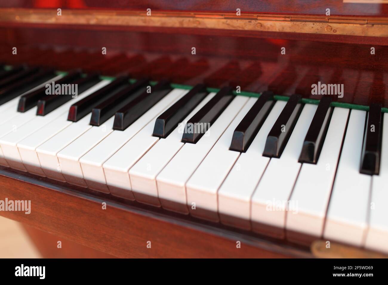 Details of the vintage grand piano keyboard Stock Photo - Alamy