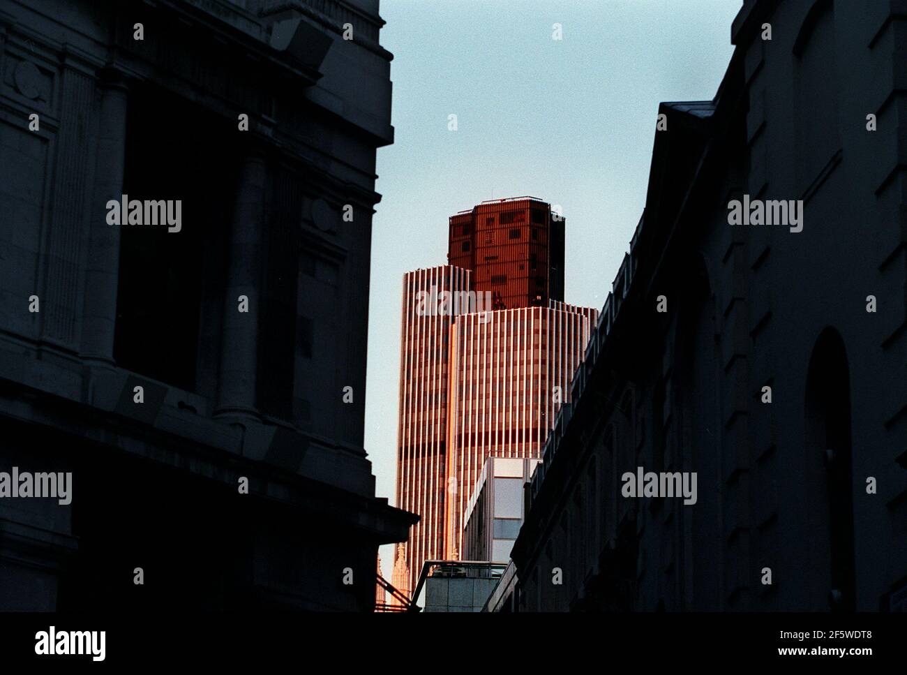 London 2000 hi-res stock photography and images - Alamy