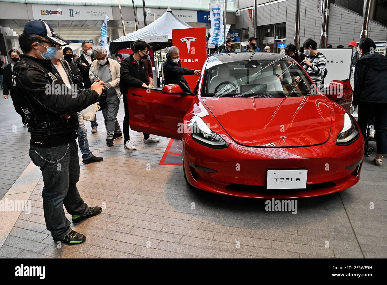 Tesla japan hi-res stock photography and images - Alamy