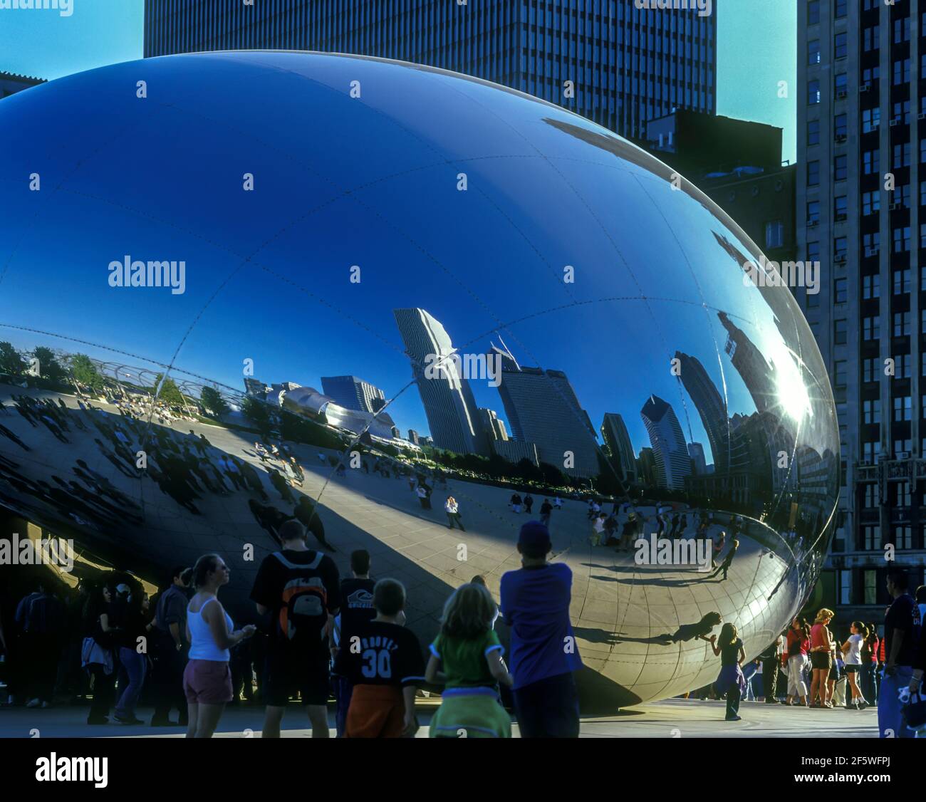 2004 HISTORICAL REFLECTIONS CLOUD GATE SCULPTURE (©ANISH KAPOOR 2004 ...