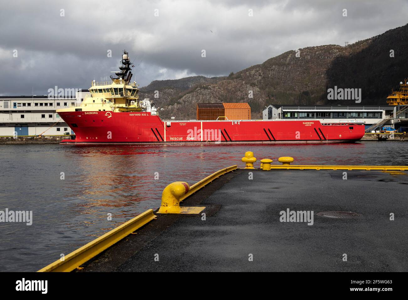 Offshore PSV platform supply vessel Saedborg at Soltegrunnskaien quay ...