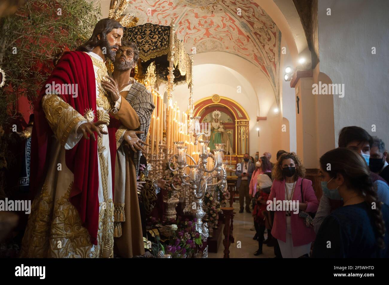 Church worship masks hi-res stock photography and images - Alamy