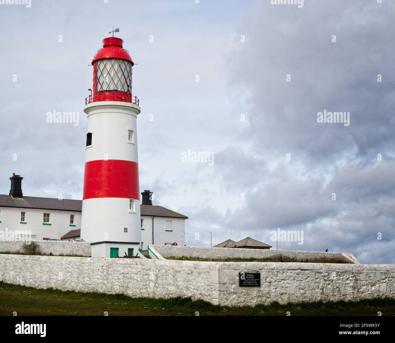 Red and white striped lighthouse hi-res stock photography and images ...