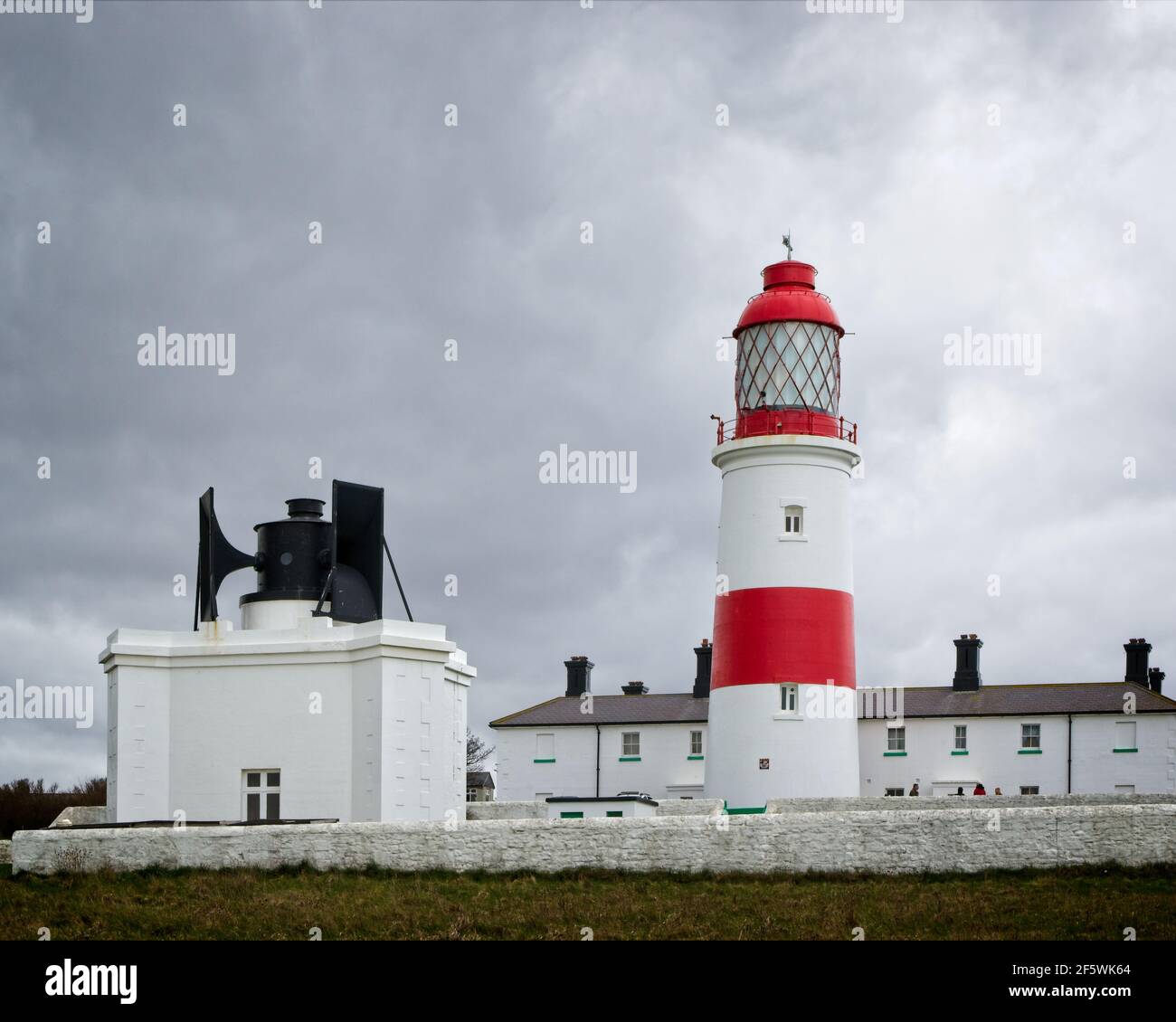 Red and white striped lighthouse hi-res stock photography and images ...