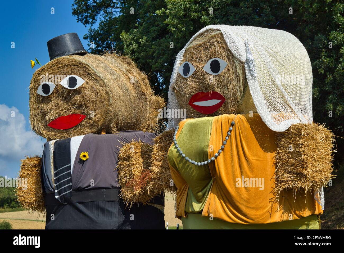 Hay figures hi-res stock photography and images - Alamy