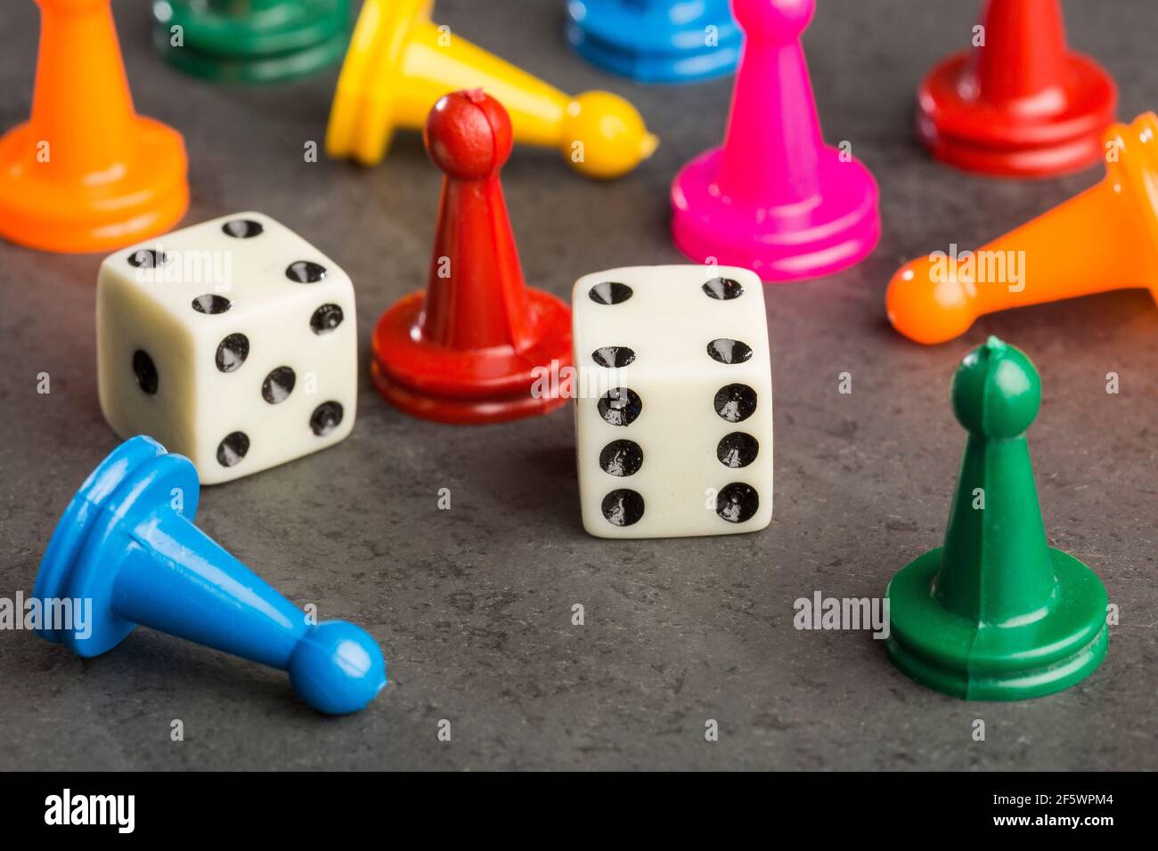 Board game pieces circle hi-res stock photography and images - Alamy