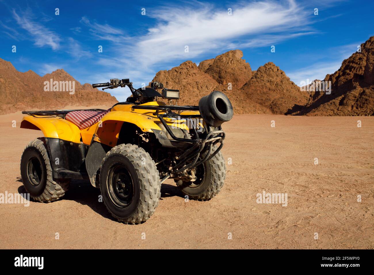 Quad bike desert hi-res stock photography and images - Alamy