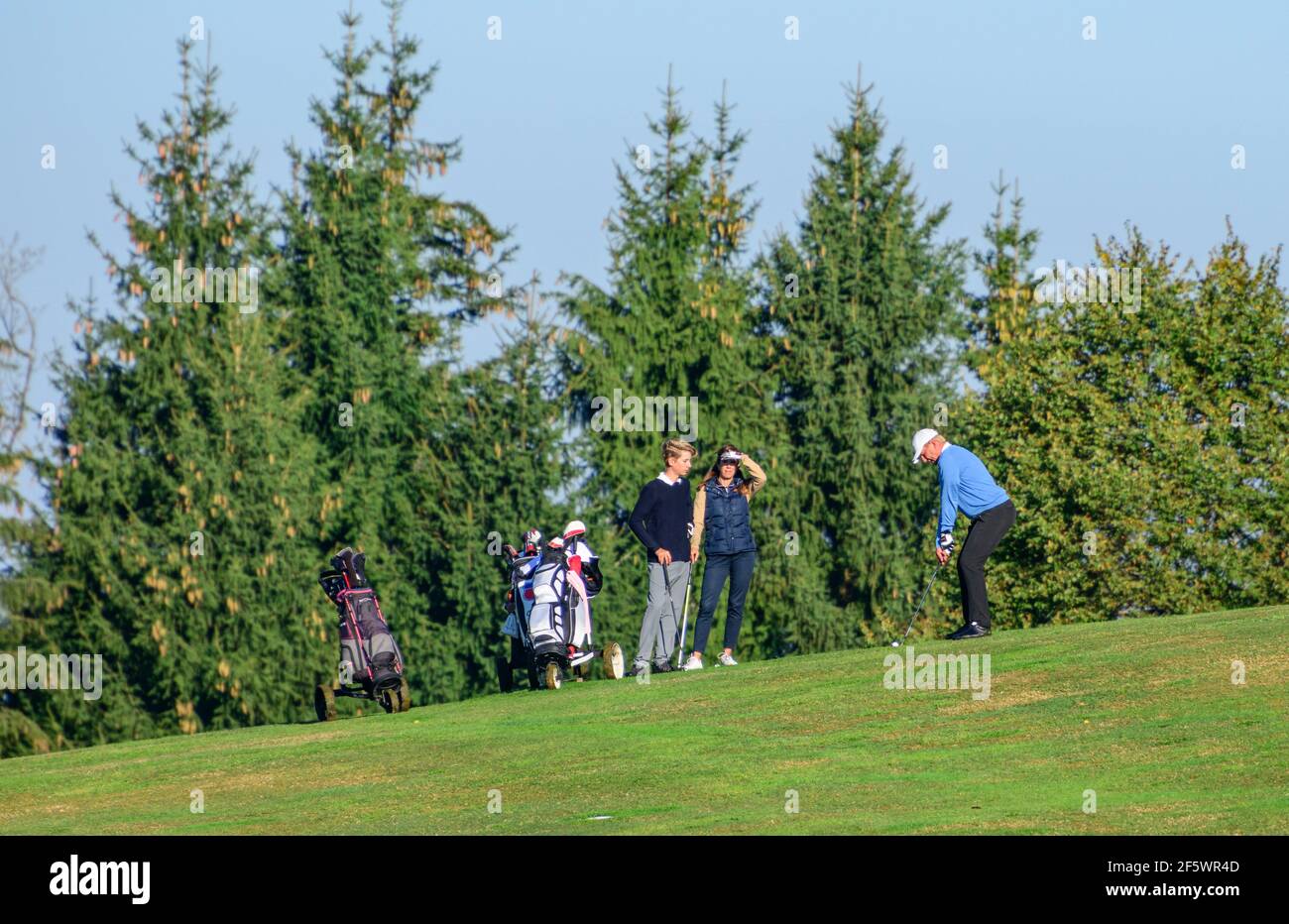 Golfcourse hi-res stock photography and images - Alamy