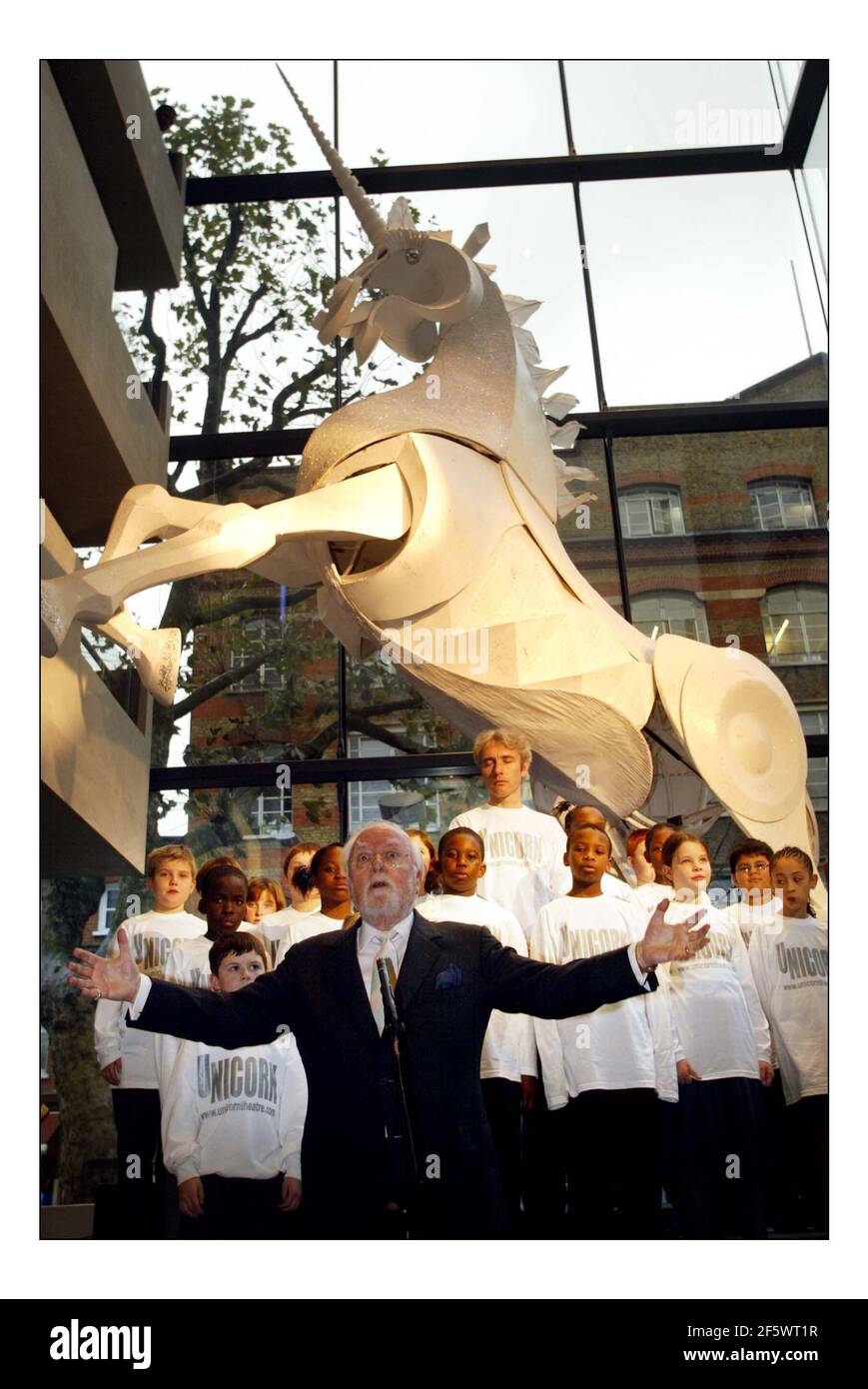 Sir Richard Attenborough opens the new Unicorn Theatre on Tooley st in ...
