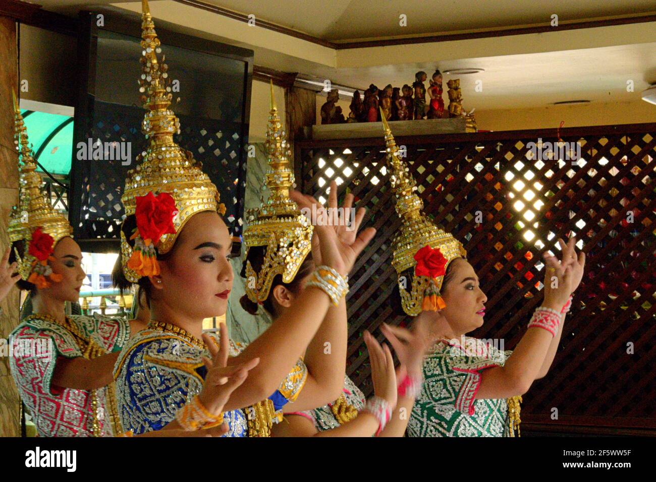 Khon ramayana hi-res stock photography and images - Alamy