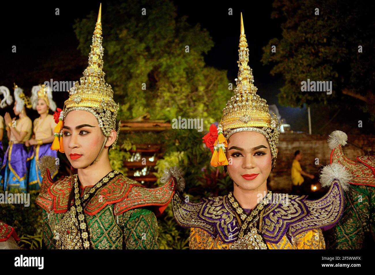 Khon mask dance hi-res stock photography and images - Alamy
