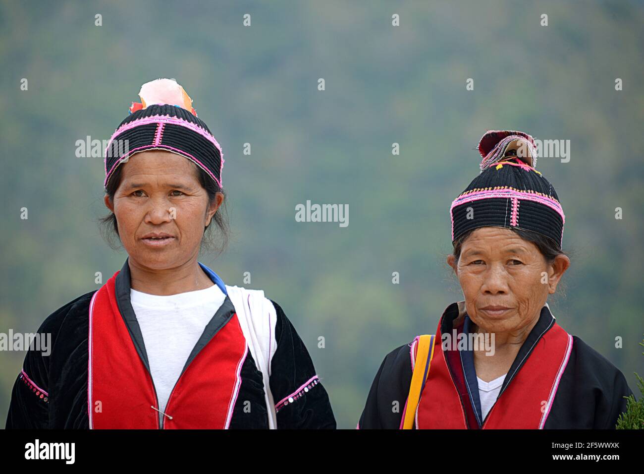 Women ethnic hill tribe hi-res stock photography and images - Alamy