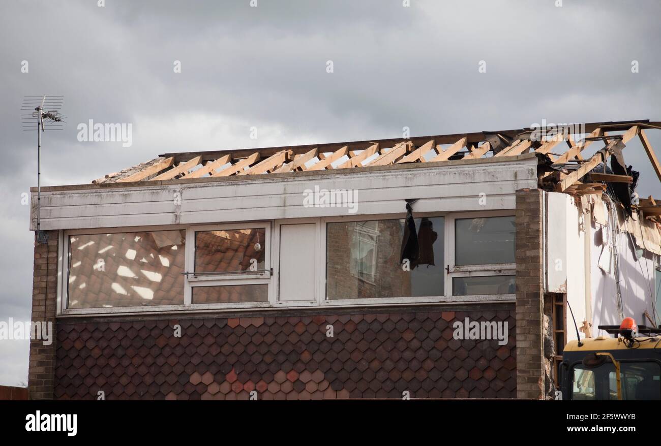 Demolition of 1960s building Stock Photo - Alamy