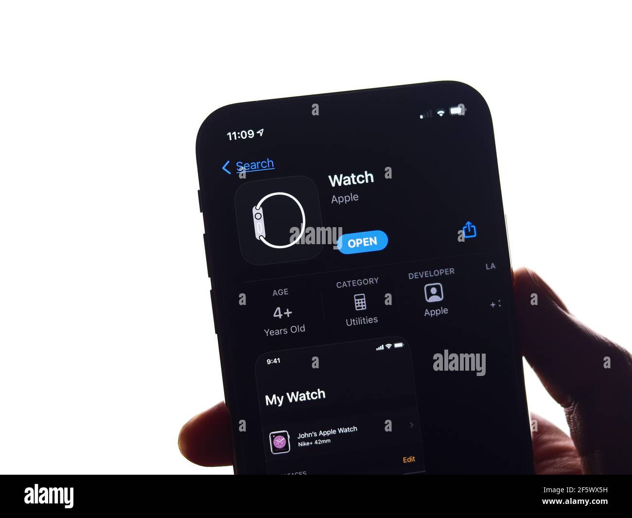 Logo apple iwatch hi-res stock photography and images - Alamy