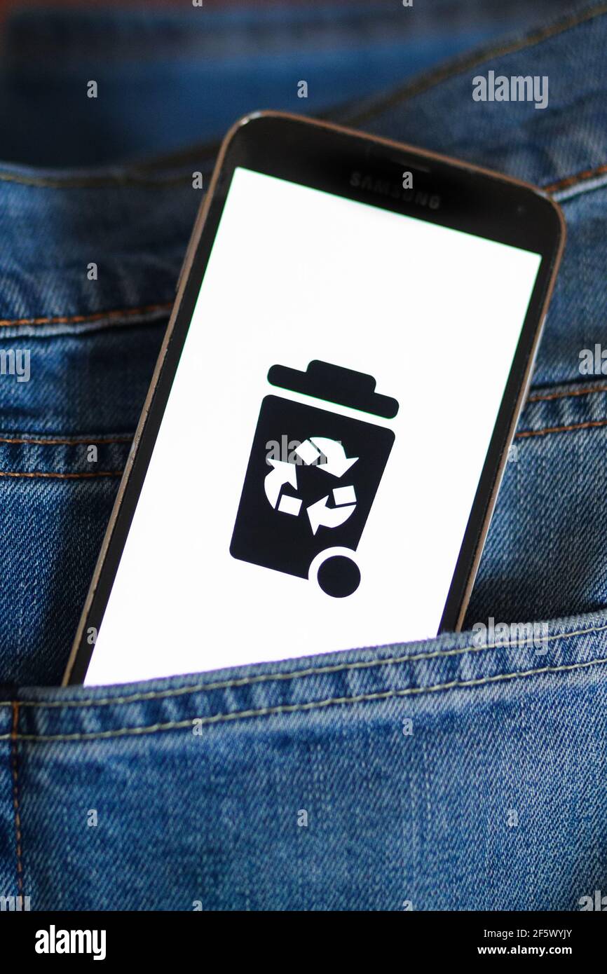 Bin technology company logo hi-res stock photography and images - Alamy