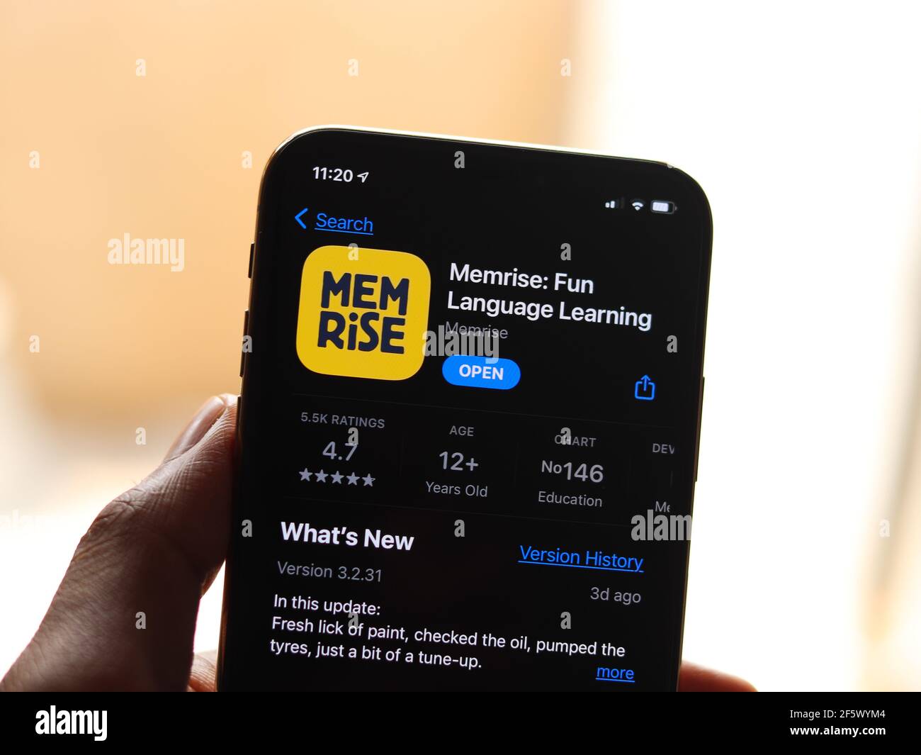 Memrise app logo hi-res stock photography and images - Alamy