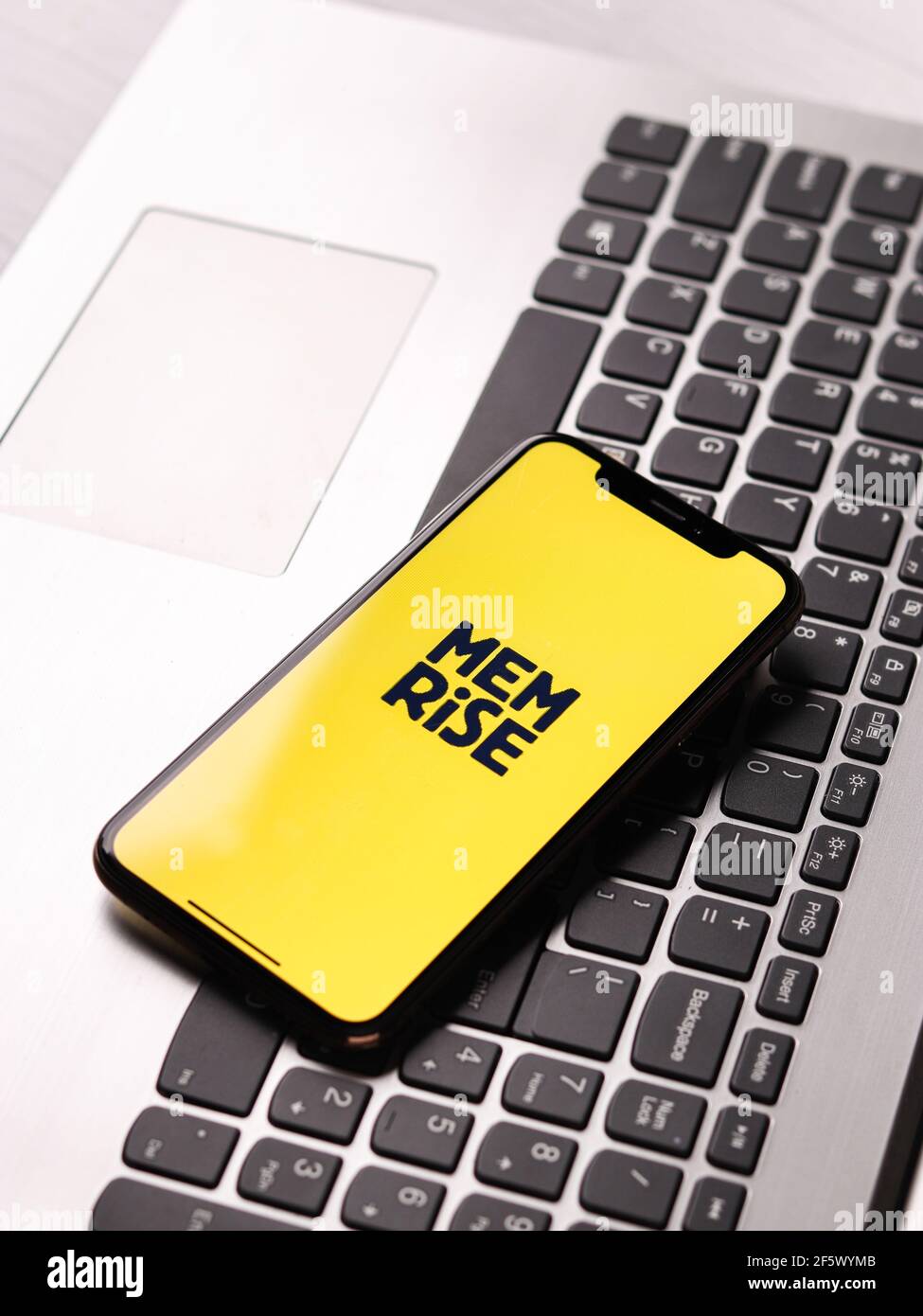Memrise app logo hi-res stock photography and images - Alamy