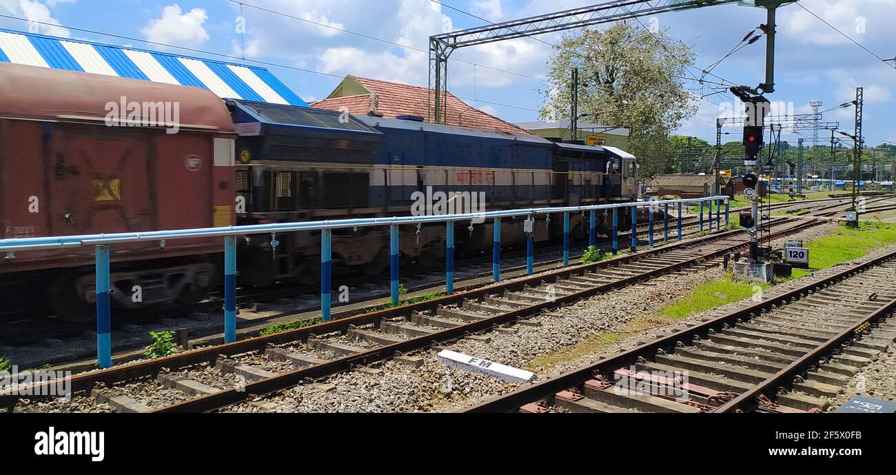 indian goods train freight trains freighttrain freighttrains transport ...