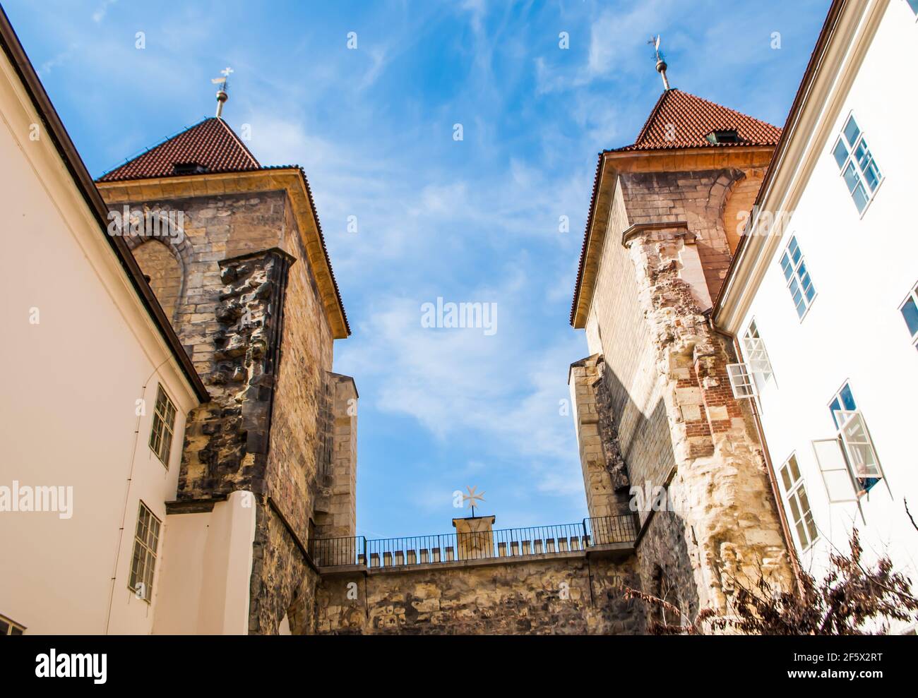 Virgin mary under the chain hi-res stock photography and images - Alamy