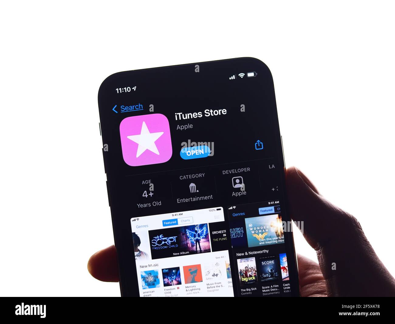 Apple iphone store india hi-res stock photography and images - Alamy