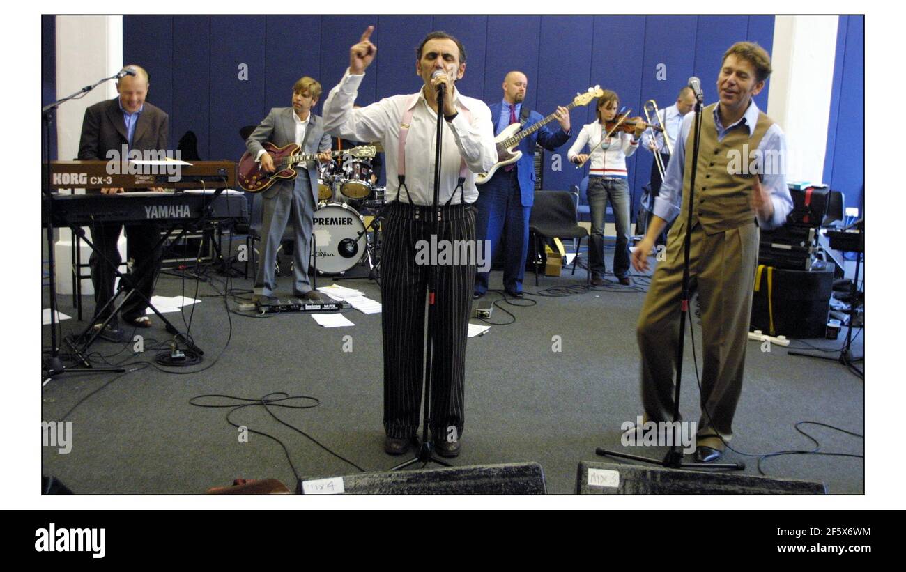 Dexys midnight runners 2003 hi-res stock photography and images - Alamy