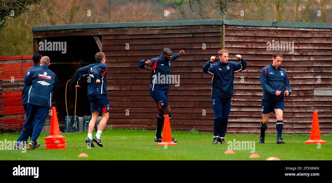 11/2/2002 ENGLAND FOOTBALL TEAM TRAINING AT BISHAM ABBEY FOR THEIR ...