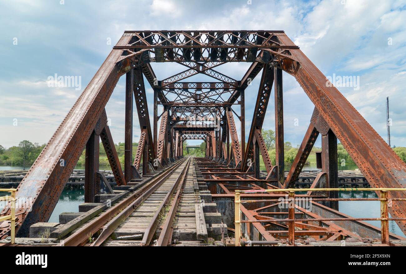 Welland Canal Bridge 15 - Welland Railway Truss Bridge Stock Photo - Alamy Welland Canal Bridge 15 - Welland Railway Truss Bridge Stock Photo - Alamy