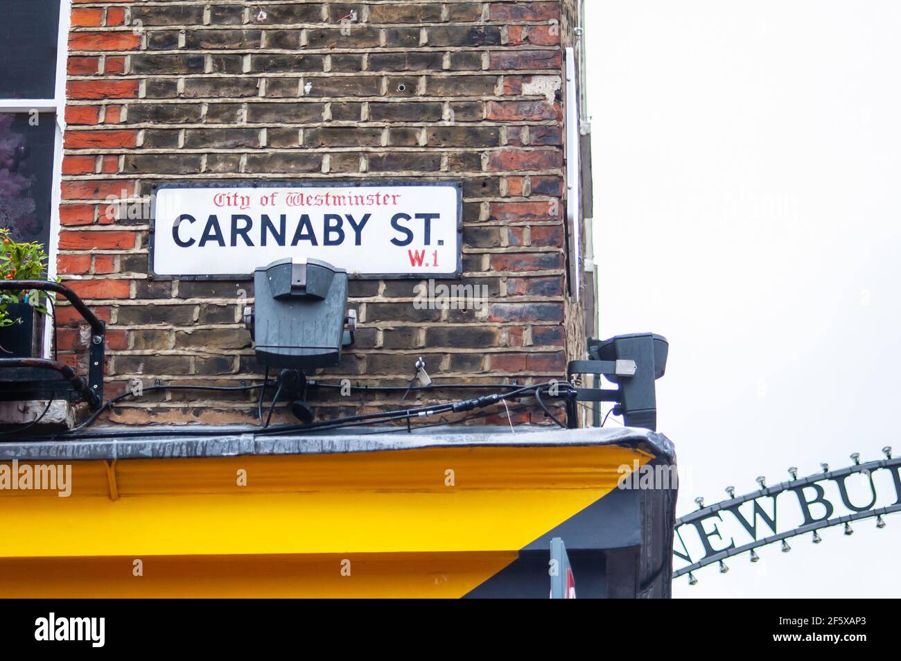 Road sign on carnaby street hi-res stock photography and images - Alamy