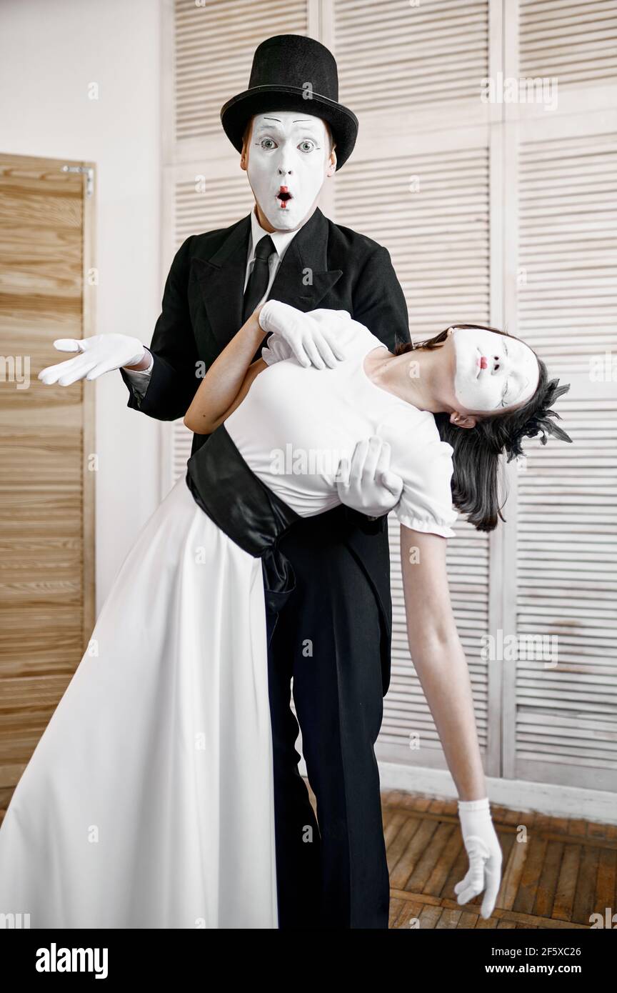 Mime artists hi-res stock photography and images - Alamy