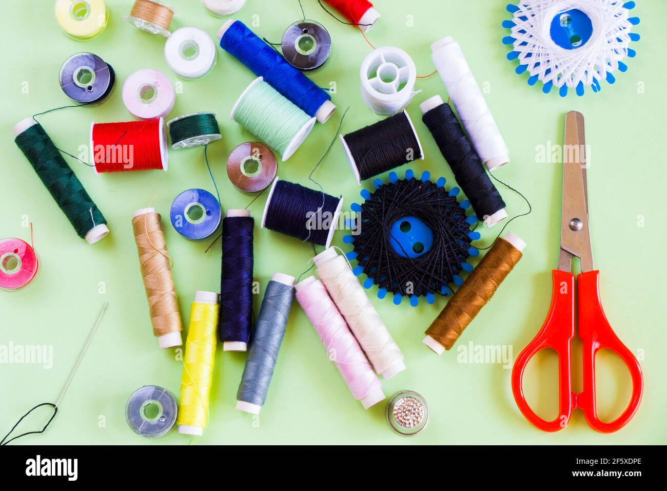 sew set, sew things, needle and saw and other things Stock Photo - Alamy