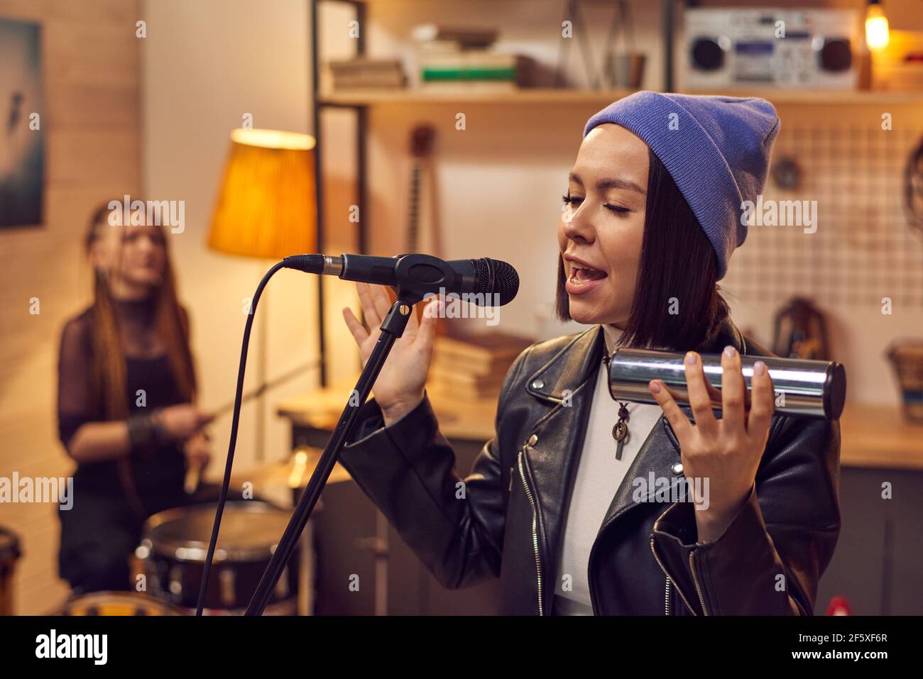 Beautiful singer hi-res stock photography and images - Alamy