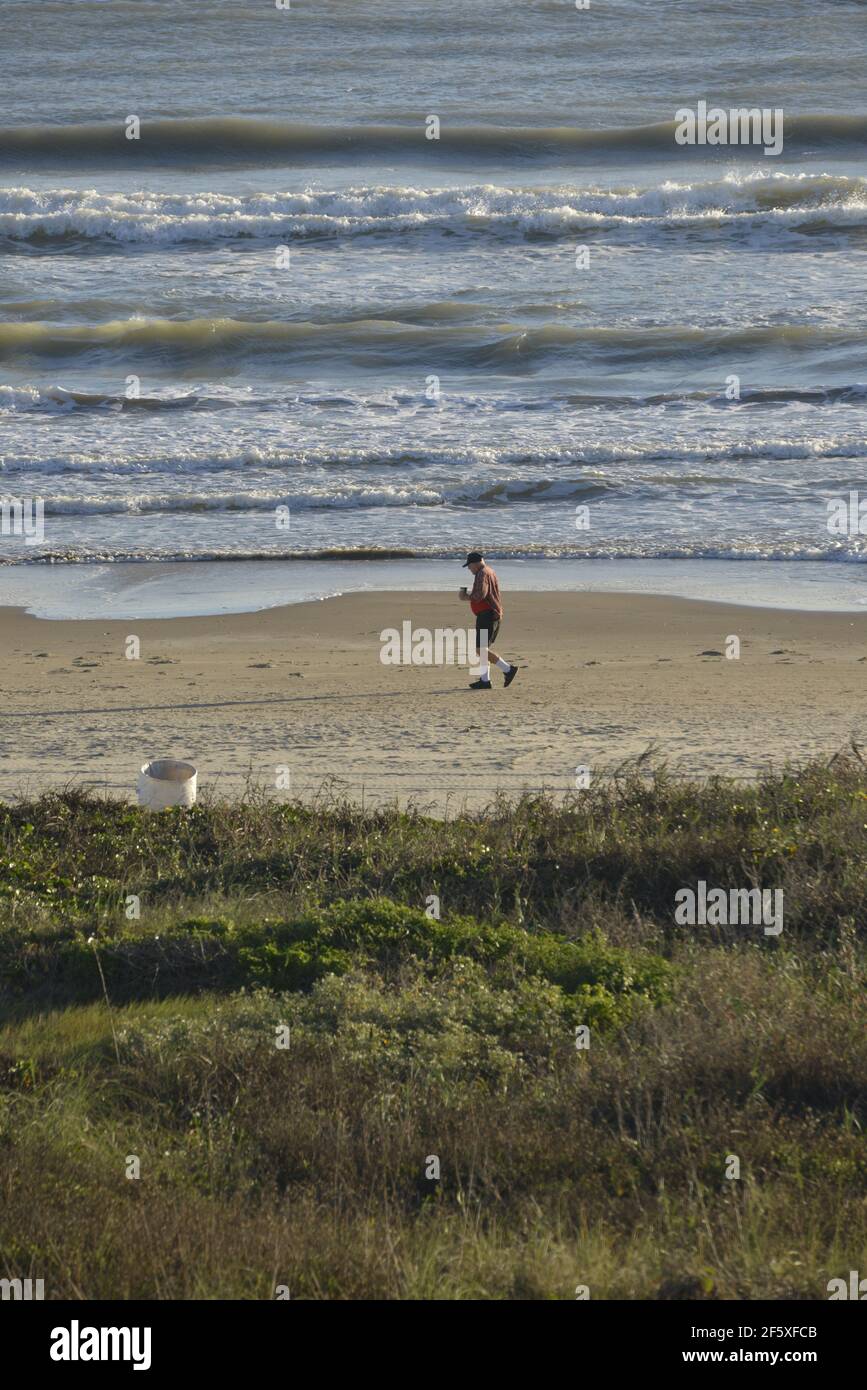 Beach sunset ocean waves texas hi-res stock photography and images - Alamy