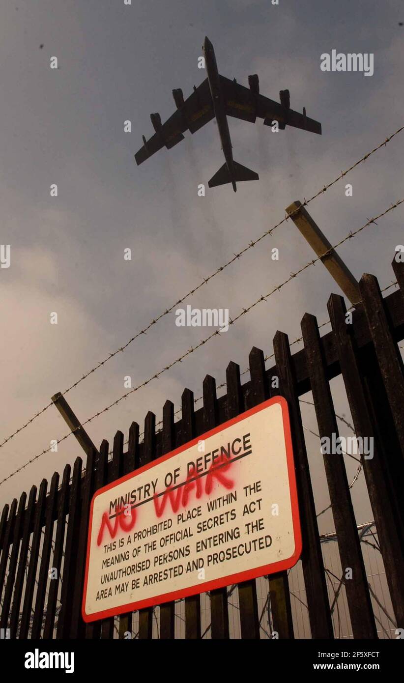 The b 52s hi-res stock photography and images - Alamy