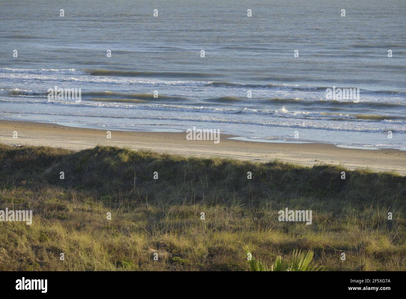 Beach and ocean waves on a Texas beach Stock Photo - Alamy