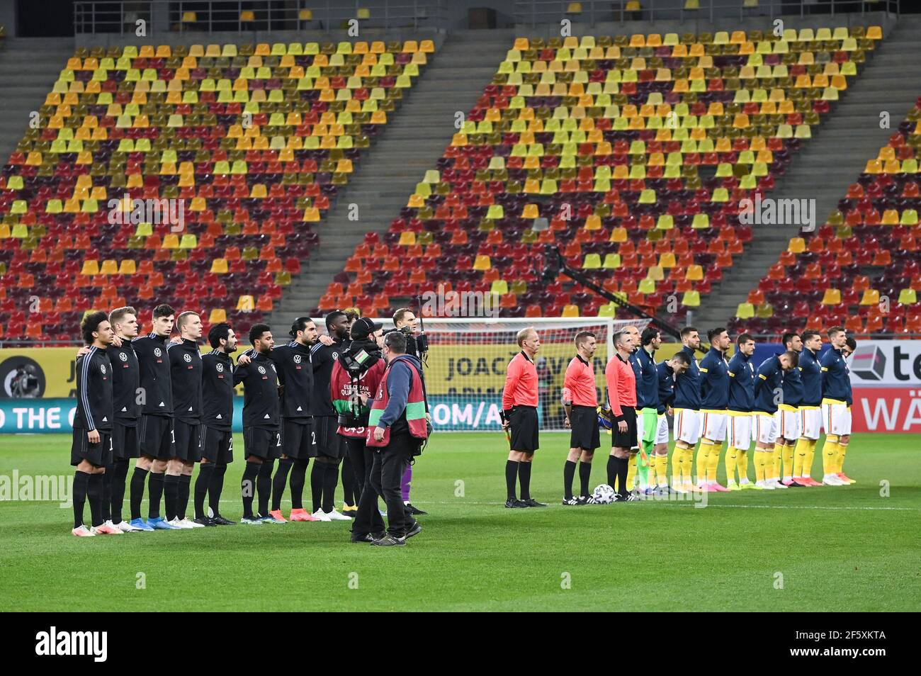 Romanian football team hi-res stock photography and images - Alamy