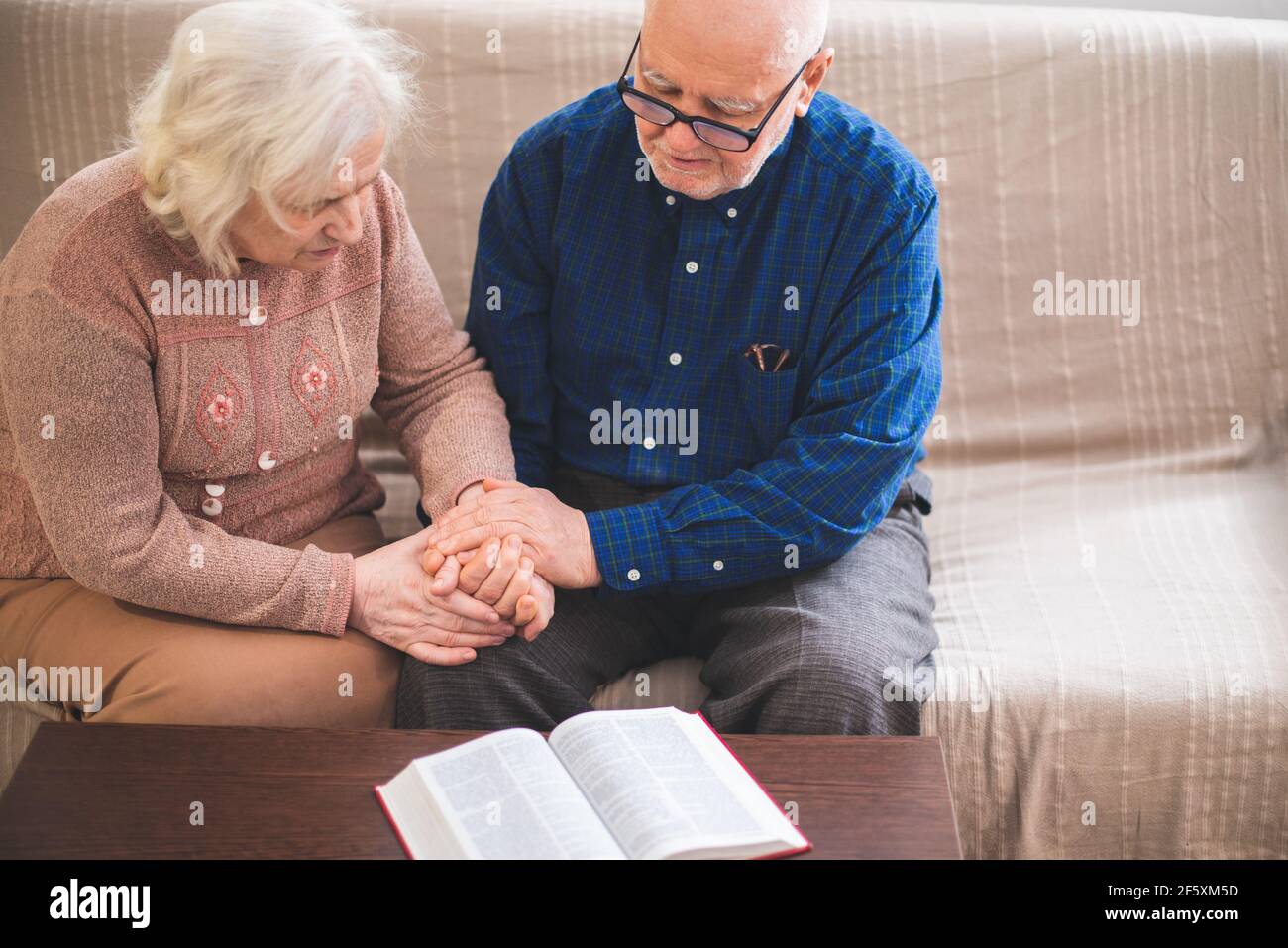 Senior christian hi-res stock photography and images - Alamy