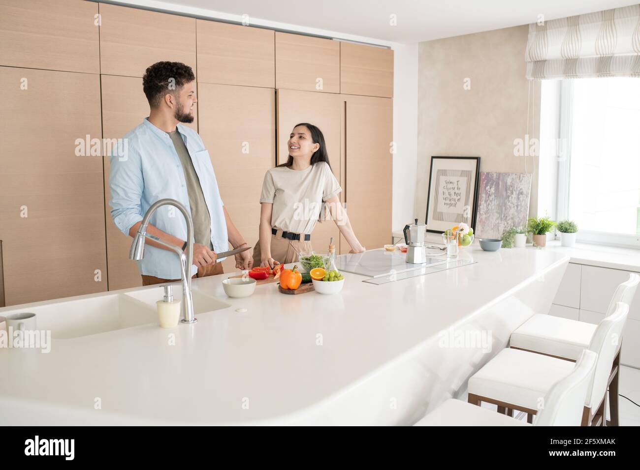 Women only cooking together home hi-res stock photography and images ...