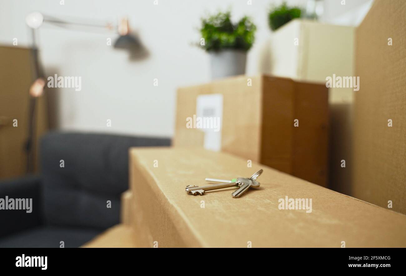 Real flower chain hi-res stock photography and images - Alamy