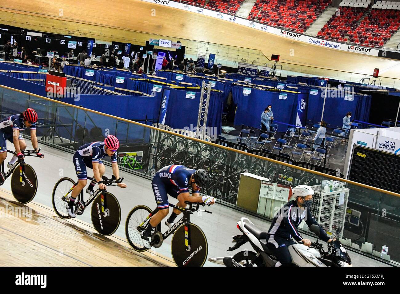 Training of the French track cycling team during mass vaccination ...