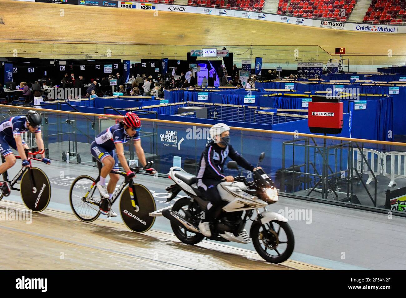 Training of the French track cycling team during mass vaccination ...