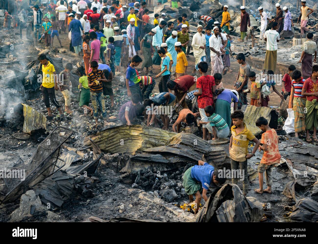Fires in the rohongya refugees camp hi-res stock photography and images ...
