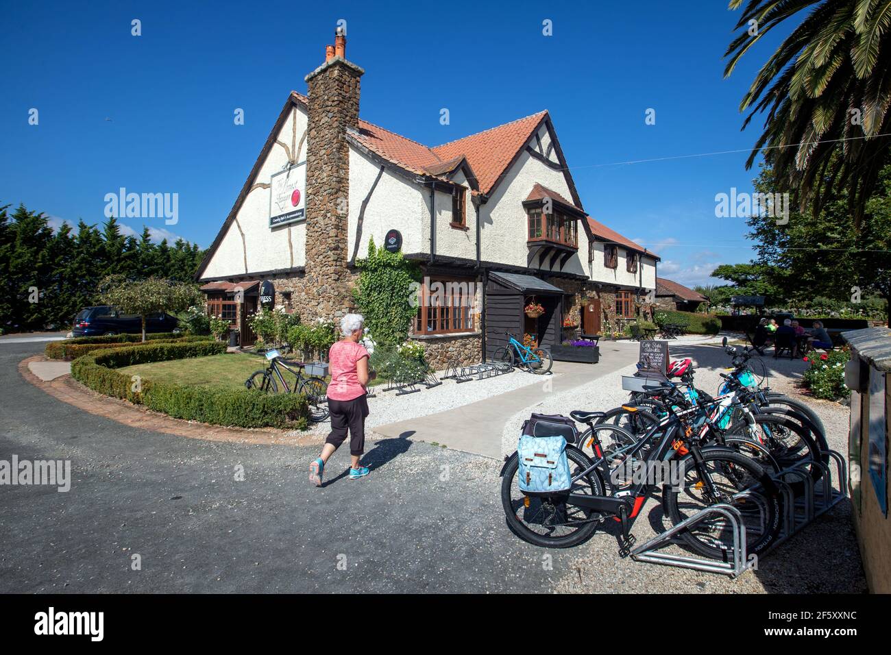 New zealand pub hi-res stock photography and images - Alamy